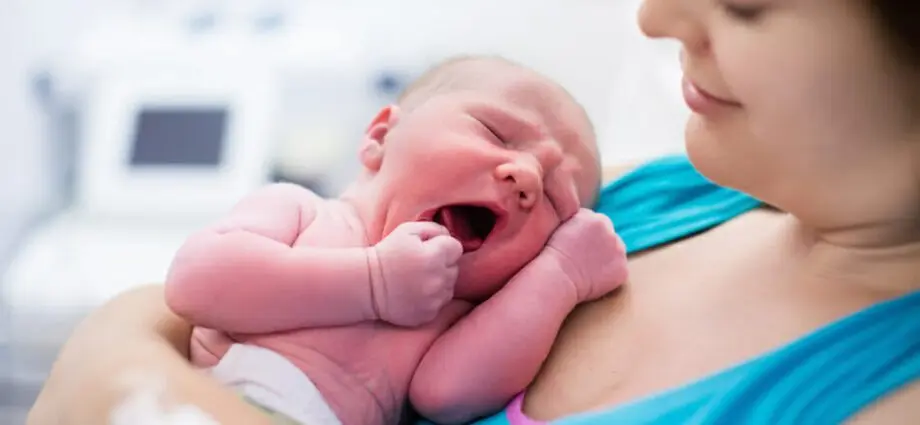 10 Unpleasant Things That Happen To You After Giving Birth Healthy